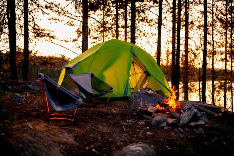 How to Stay Warm Camping in a Tent • Our Globetrotters