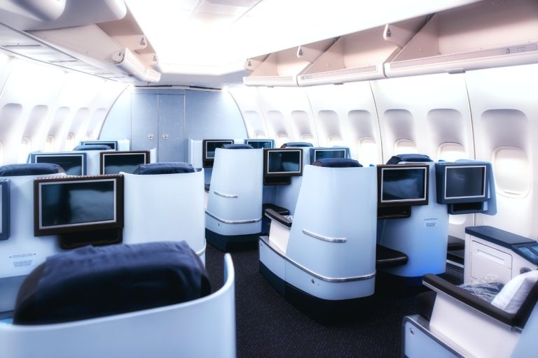 How to Fly Business Class With Kids • Our Globetrotters