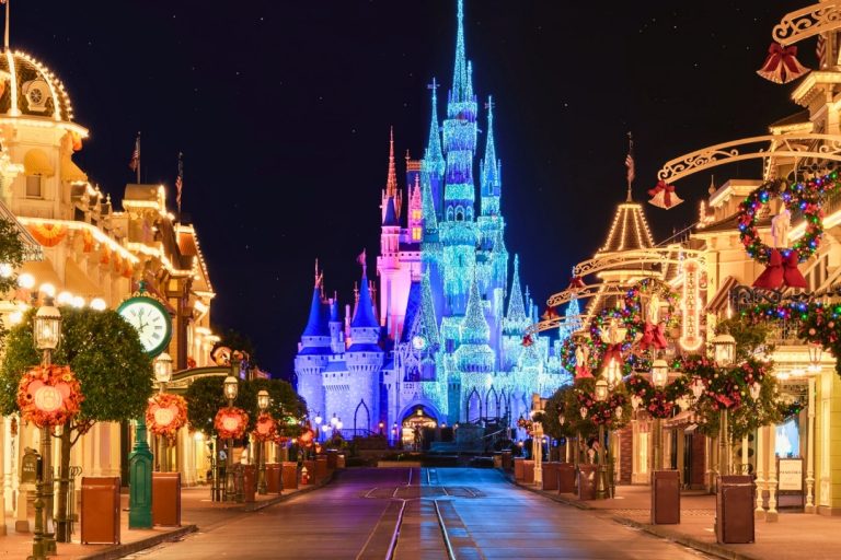 Disney in Winter: Complete Guide to Prepare For Winter Family ...